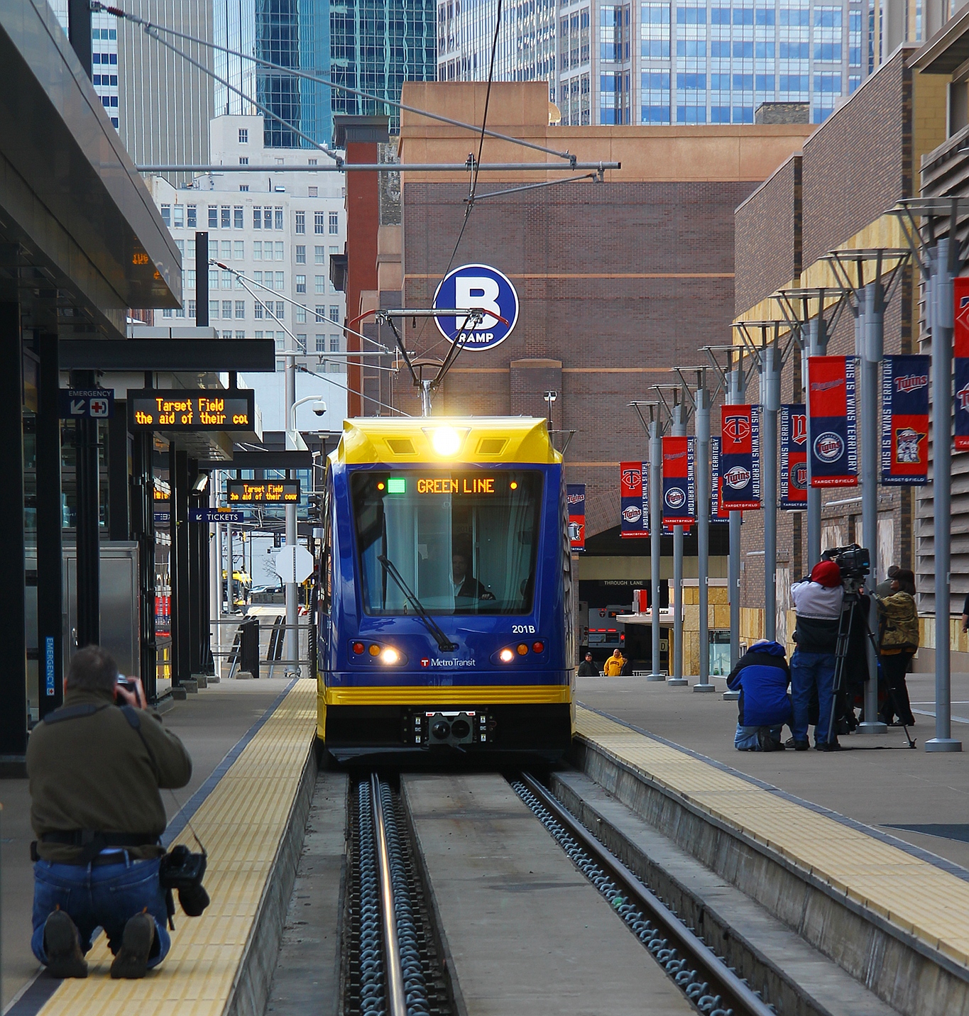 Metro Transit suspends all bus, light rail service through the weekend ...