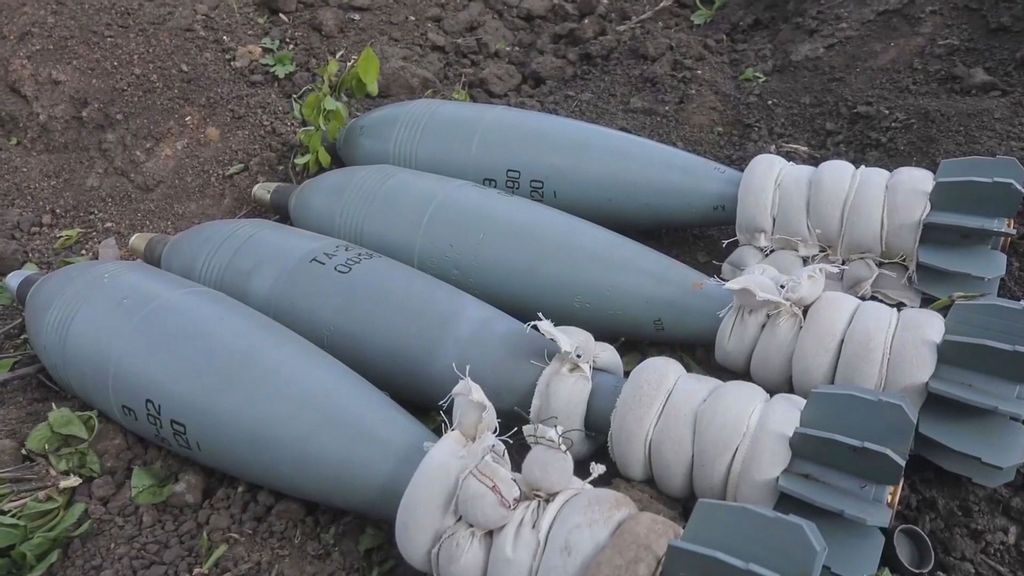 VIDEO: War In Ukraine: Russian Troops Fire Mortar Rounds At Ukrainian ...