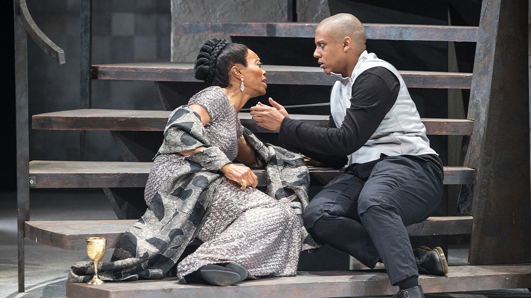 Review: ‘Hamlet,’ a thrilling and fresh nod to the past | Minnesota ...