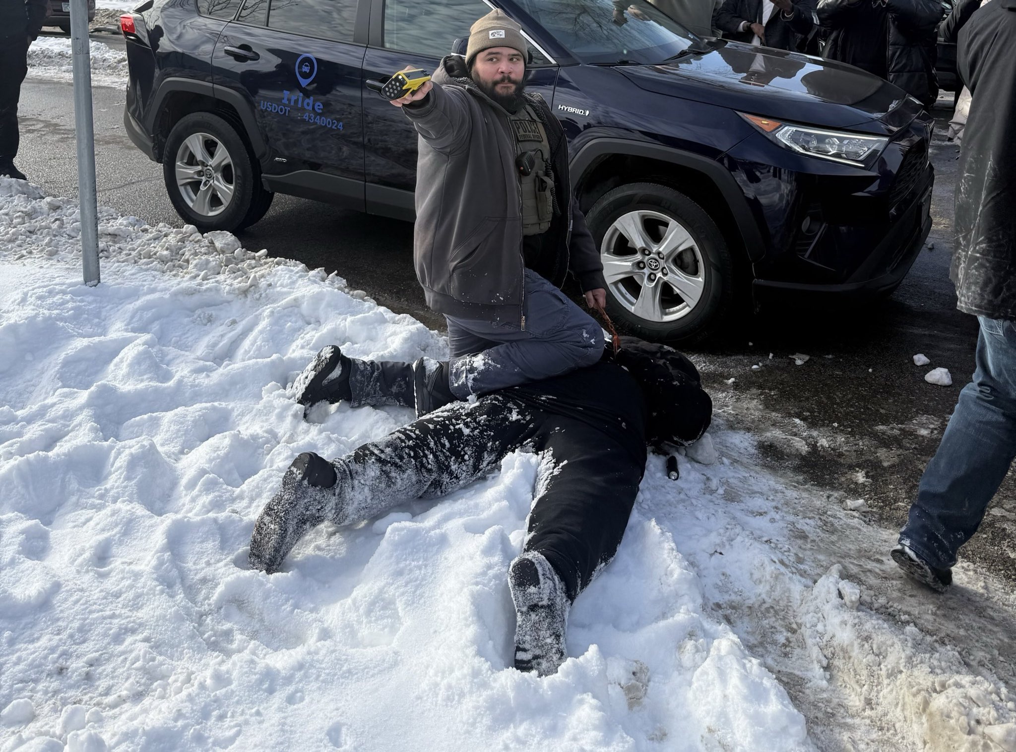 ICE Arrests Minneapolis Protesters After Pillsbury Avenue Confrontation